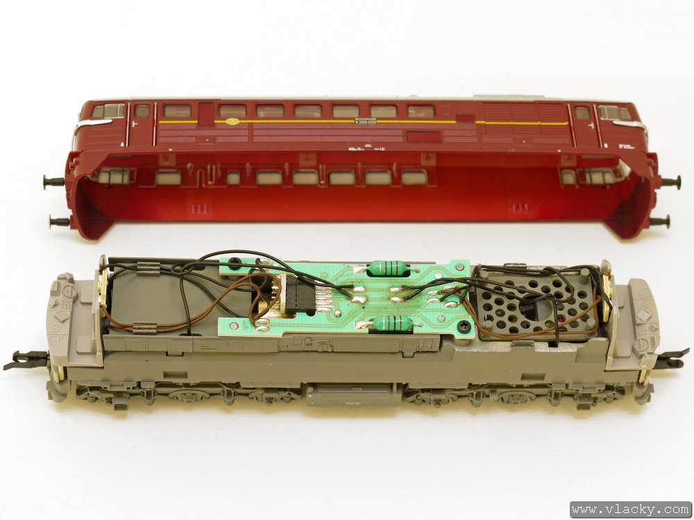 Návod na digitalizaci dieselové lokomotivy Roco BR120 „Sergej”