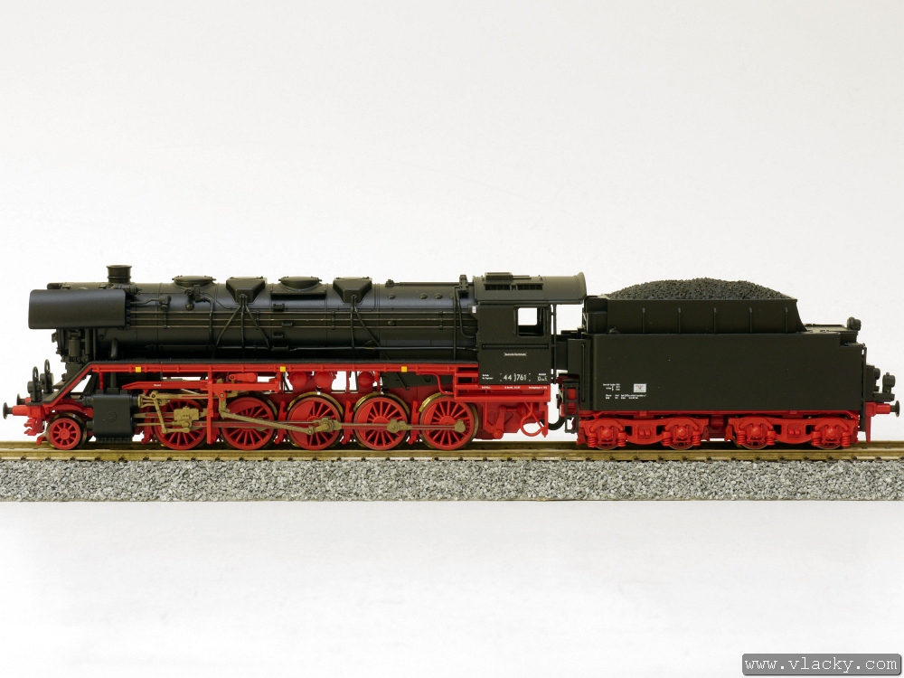 Návod na digitalizaci parní lokomotivy Roco BR44